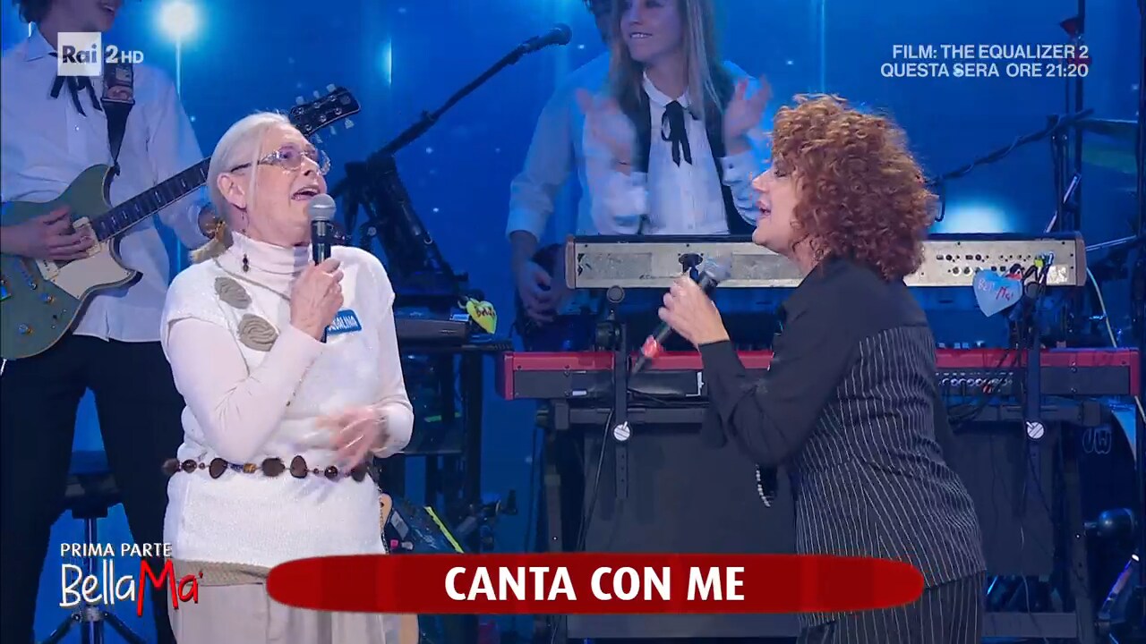 Generazione Z e Boomer si sfidano cantando "Non voglio mica la luna ...
