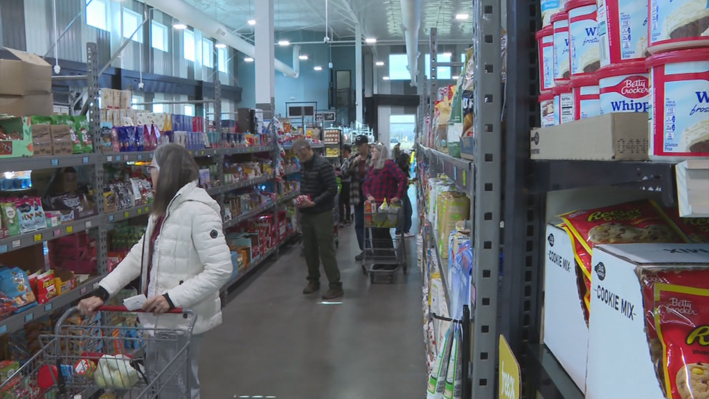 New Northern Colorado grocery store helps customers save big on food ...