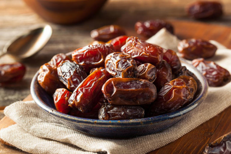 10 health benefits of eating dates