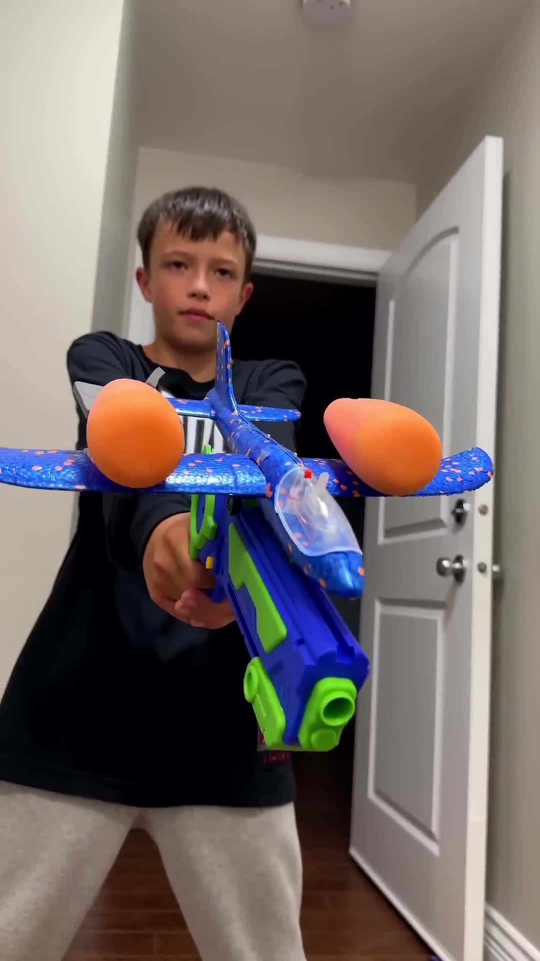 Nerf war heavy: Drone battle 4