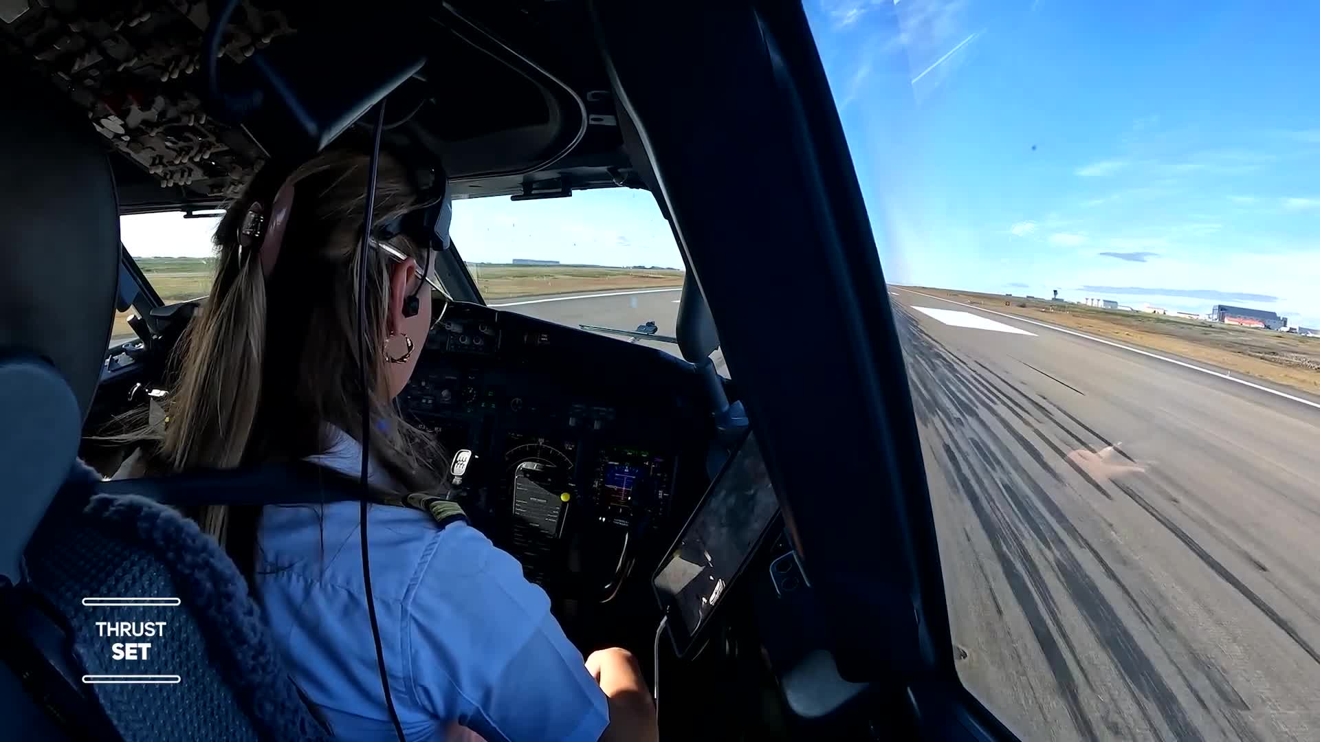 ICELAND Keflavik Airport RWY01 | Cockpit View