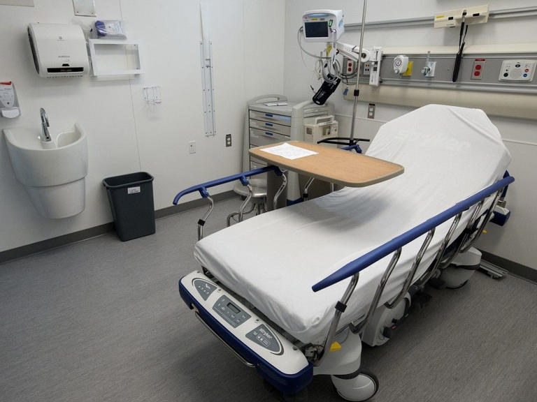 Opinion: Fix health care's foundation before adding dual practice