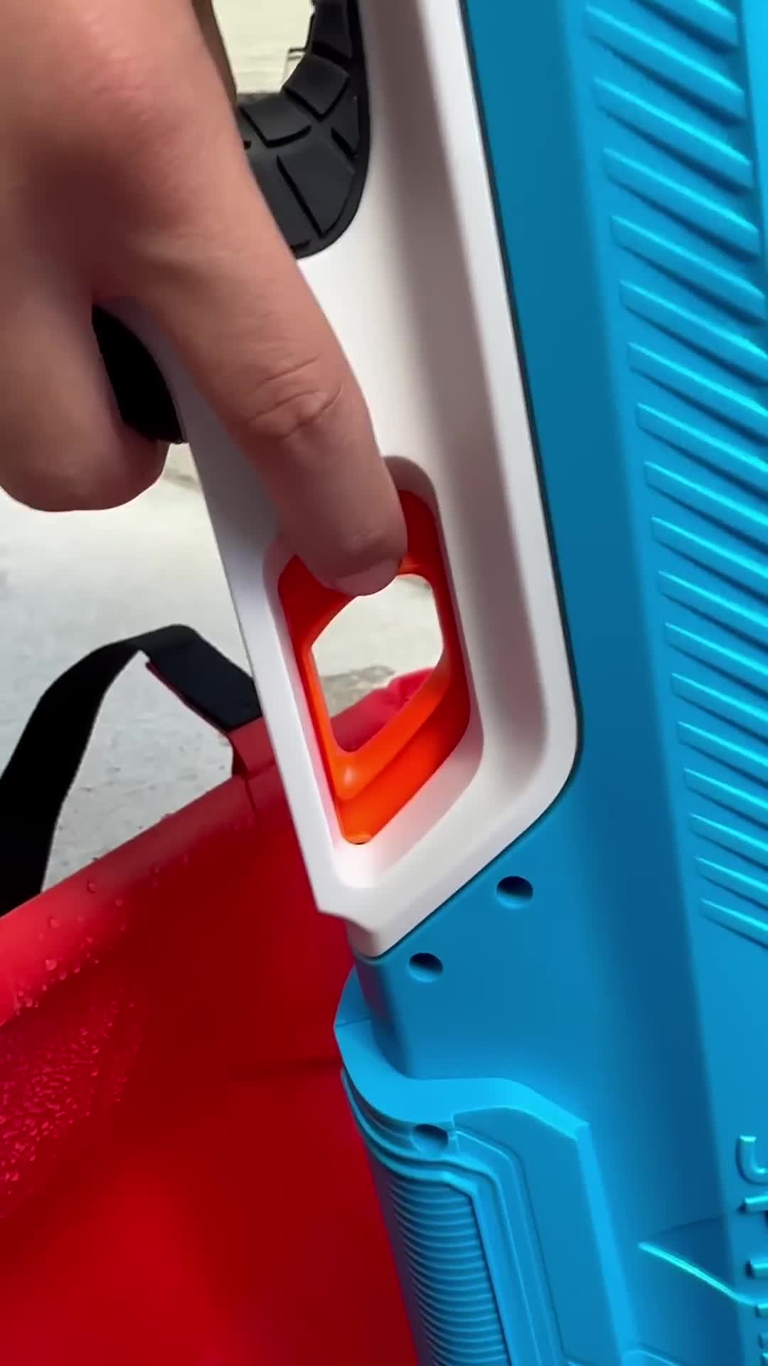 Blackmarket water guns!