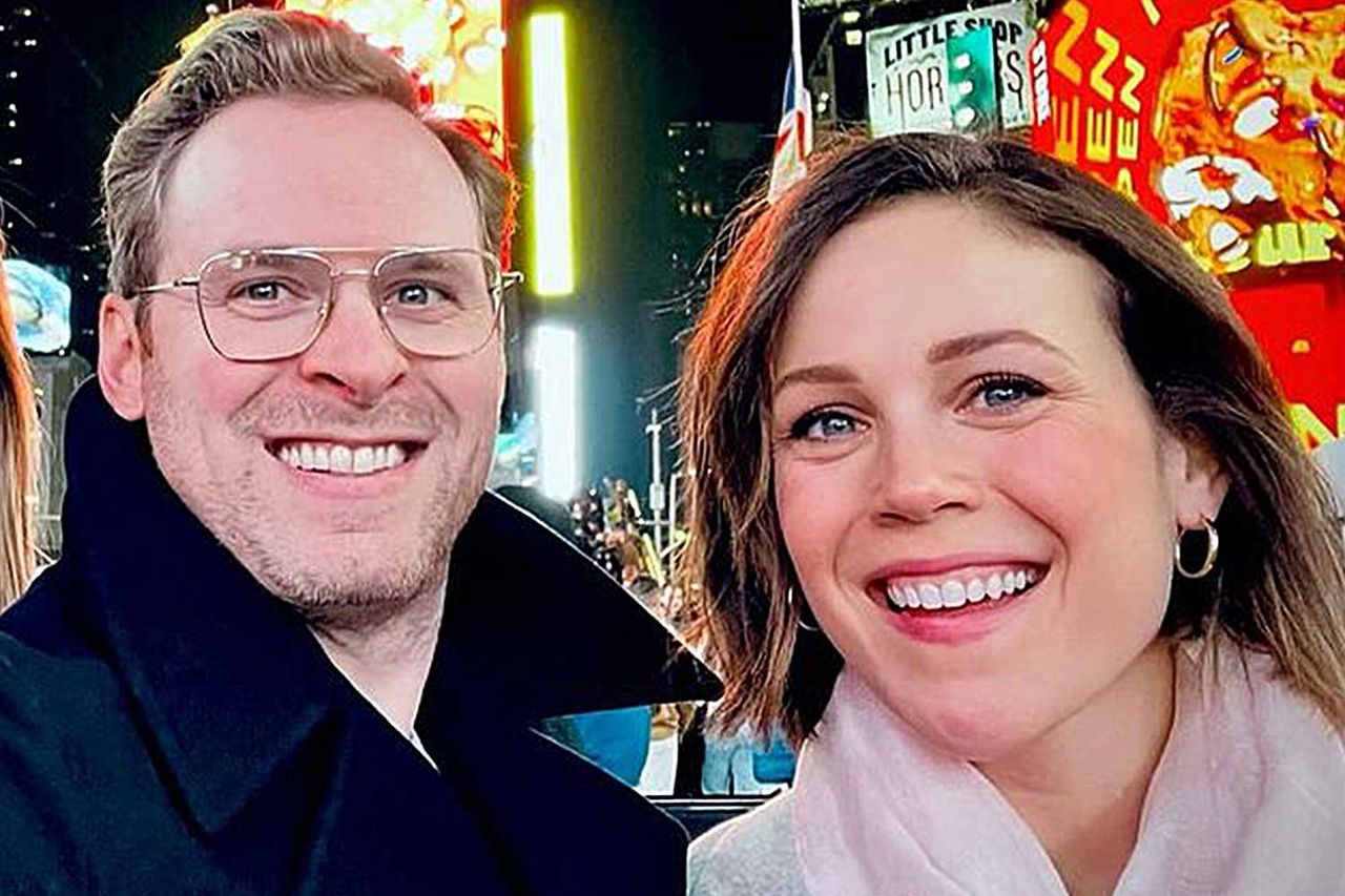 Erin Krakow Is Pregnant! The “When Calls the Heart” Actress Expecting ...