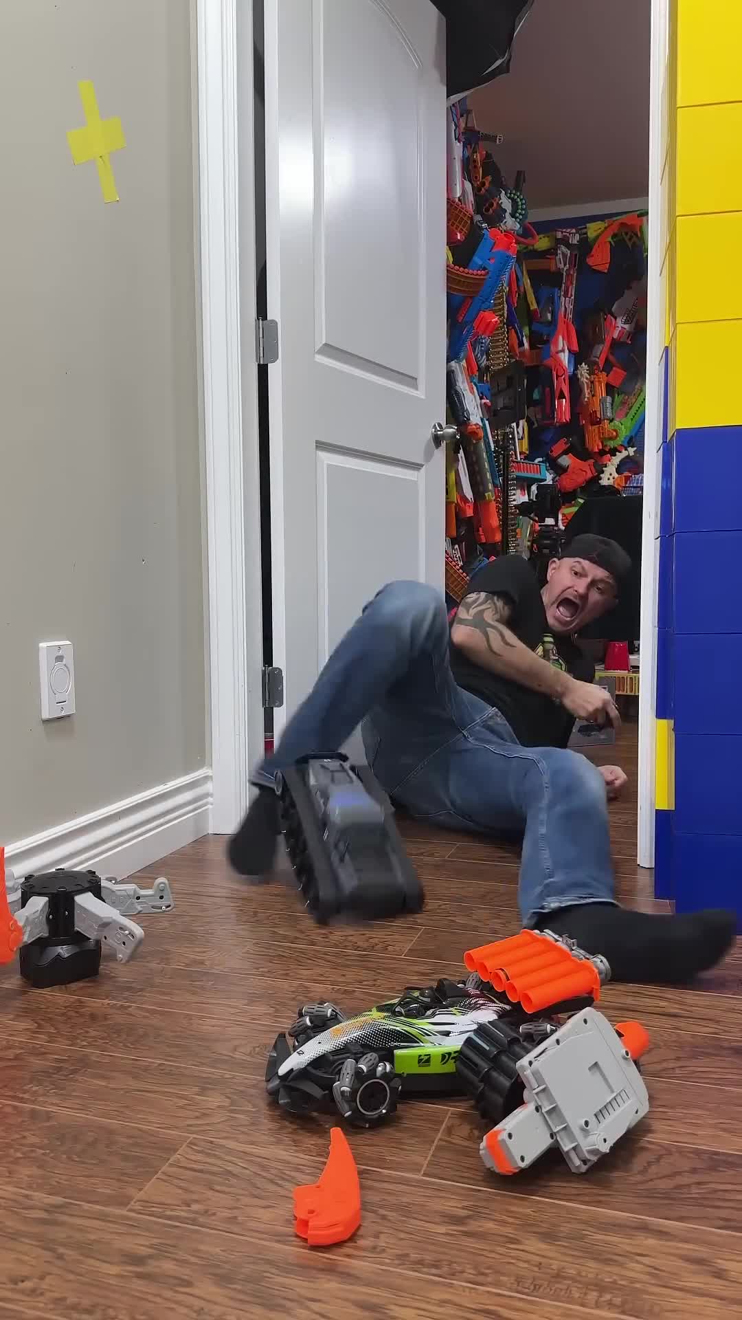 Nerf war heavy: Drone battle 7