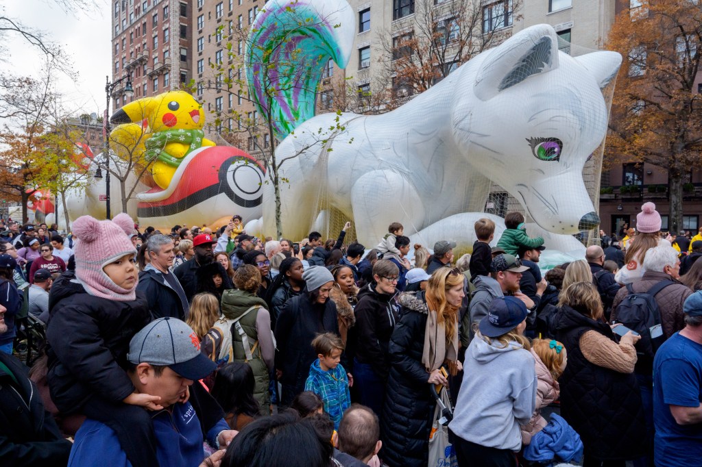 Thousands gather to watch new Macy’s Thanksgiving Day Parade balloons ...