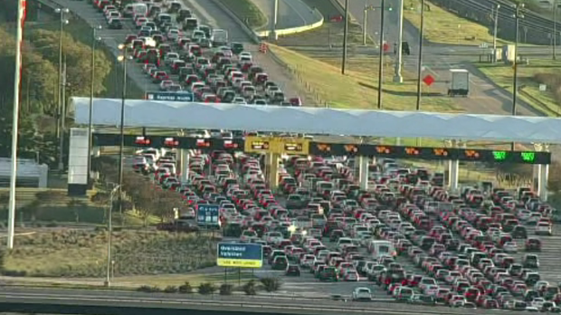 Holiday travelers face gridlock at DFW Airport amid construction delays ...