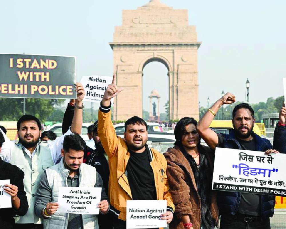 Police probe conspiracy behind India Gate protest after seizing ...
