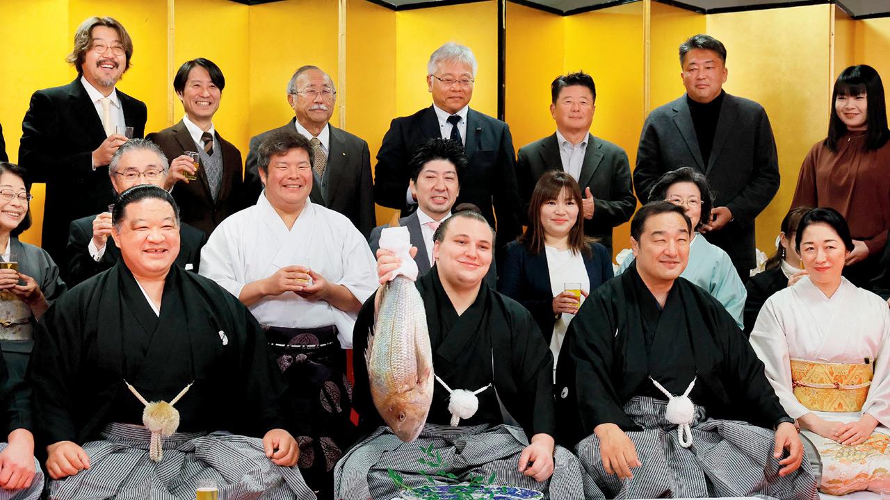 Ukrainian sumo wrestler Aonishiki Arata promoted to ozeki in record time