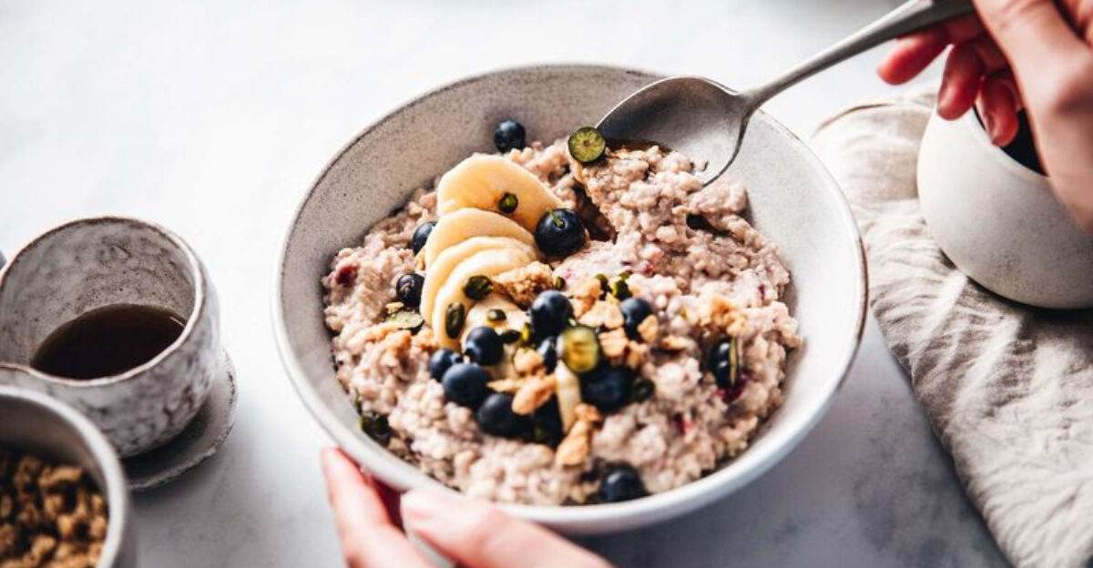 16 Reasons Porridge Is Basically A Breakfast Superhero