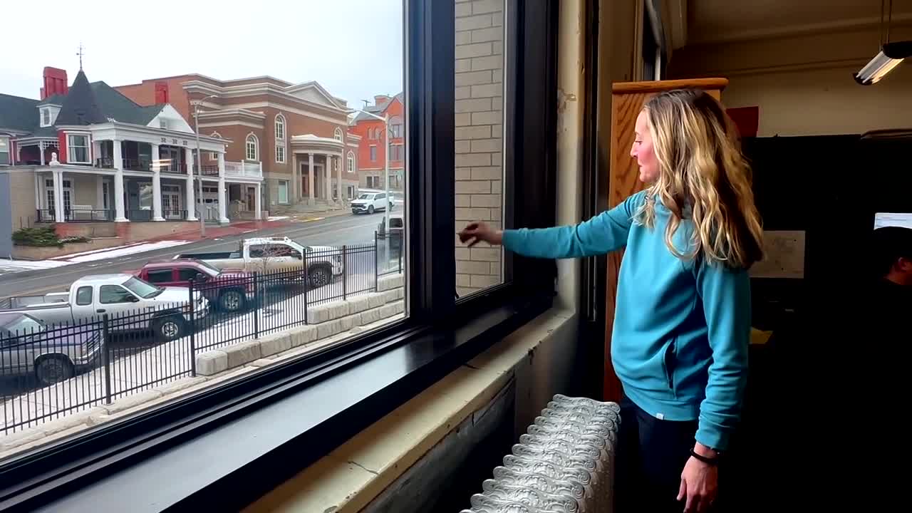 Carpenters replace massive 500-pound windows at historic Butte-Silver ...
