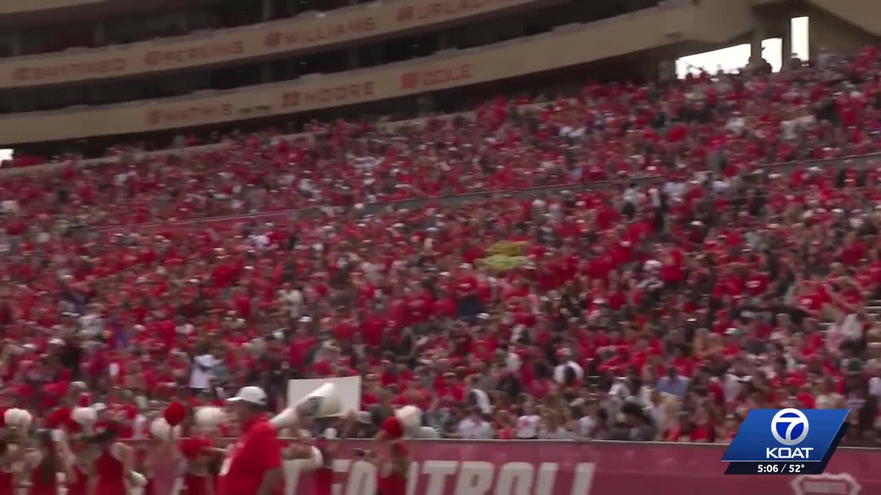 UNM Lobos aim for historic win with coach's call for fan support