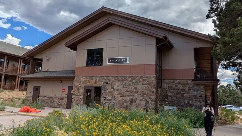 A Quaint Lodge In Grand Canyon National Park Is The Best Way To ...