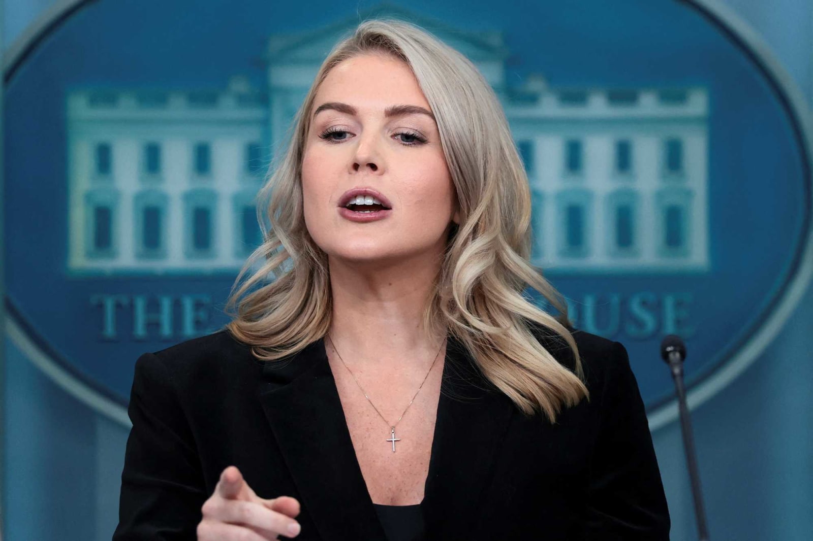 White House account attacks reporter after National Guard shooting