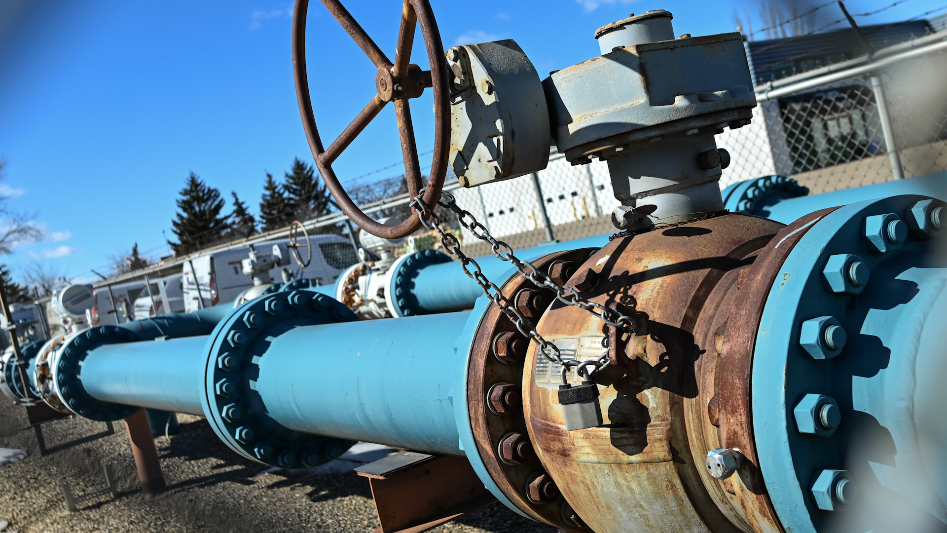 Pipeline politics: First Nations, Alberta energy sector divided on ...