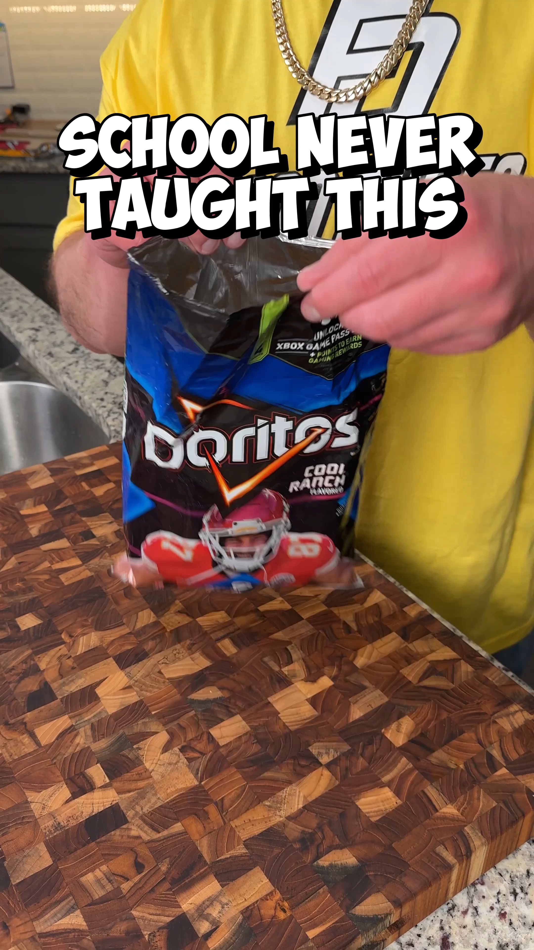 The easiest chip bag closing hack!
