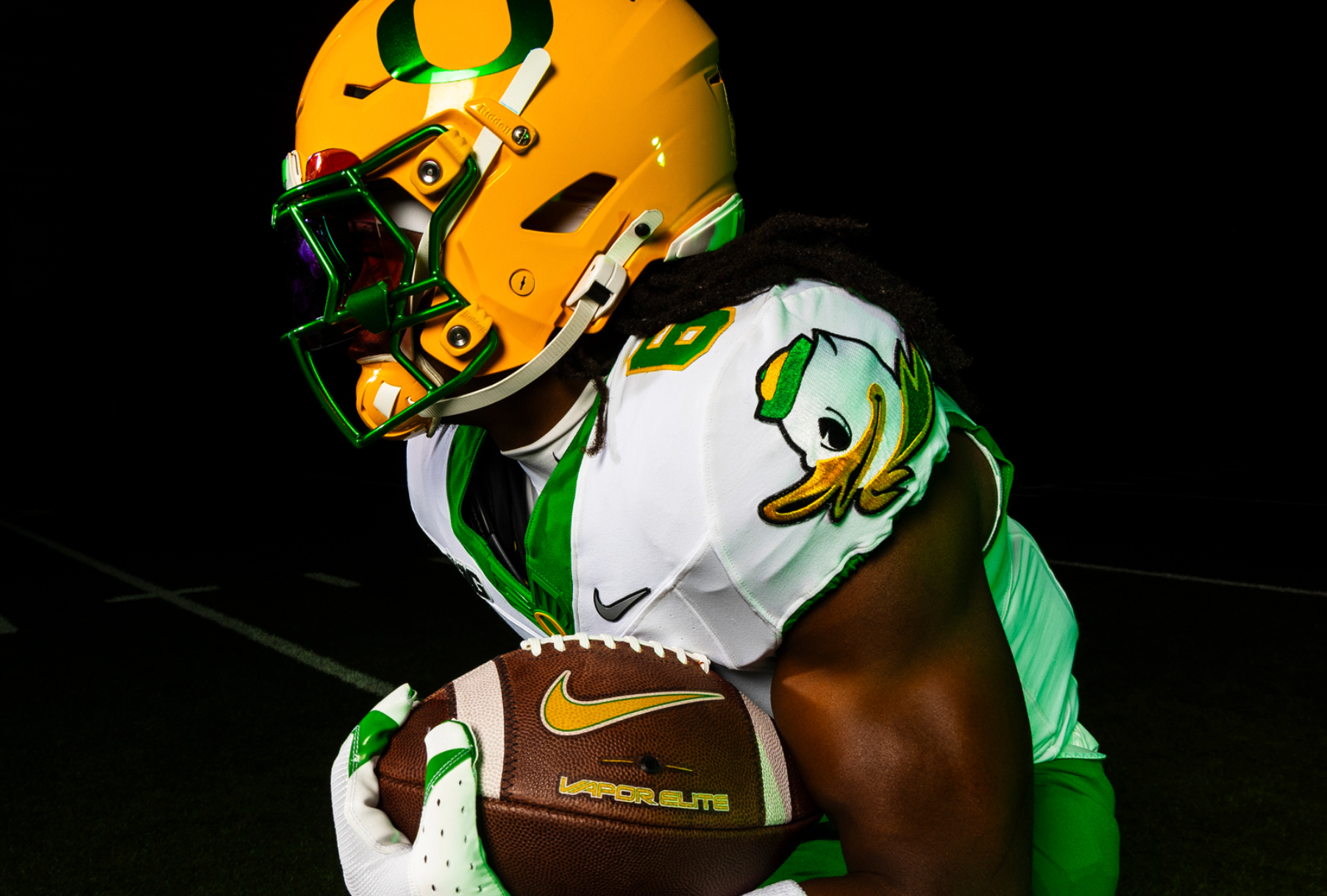 Oregon Ducks unveil uniforms for rivalry week vs. Washington Huskies