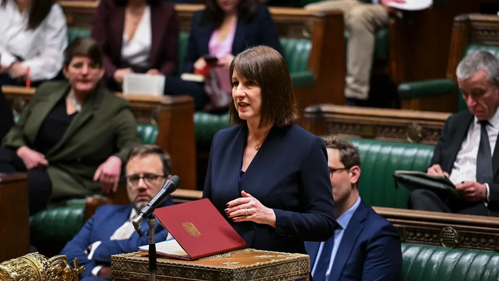 UK Autumn Budget 2025: salary sacrifice capped, cash ISA allowance cut ...