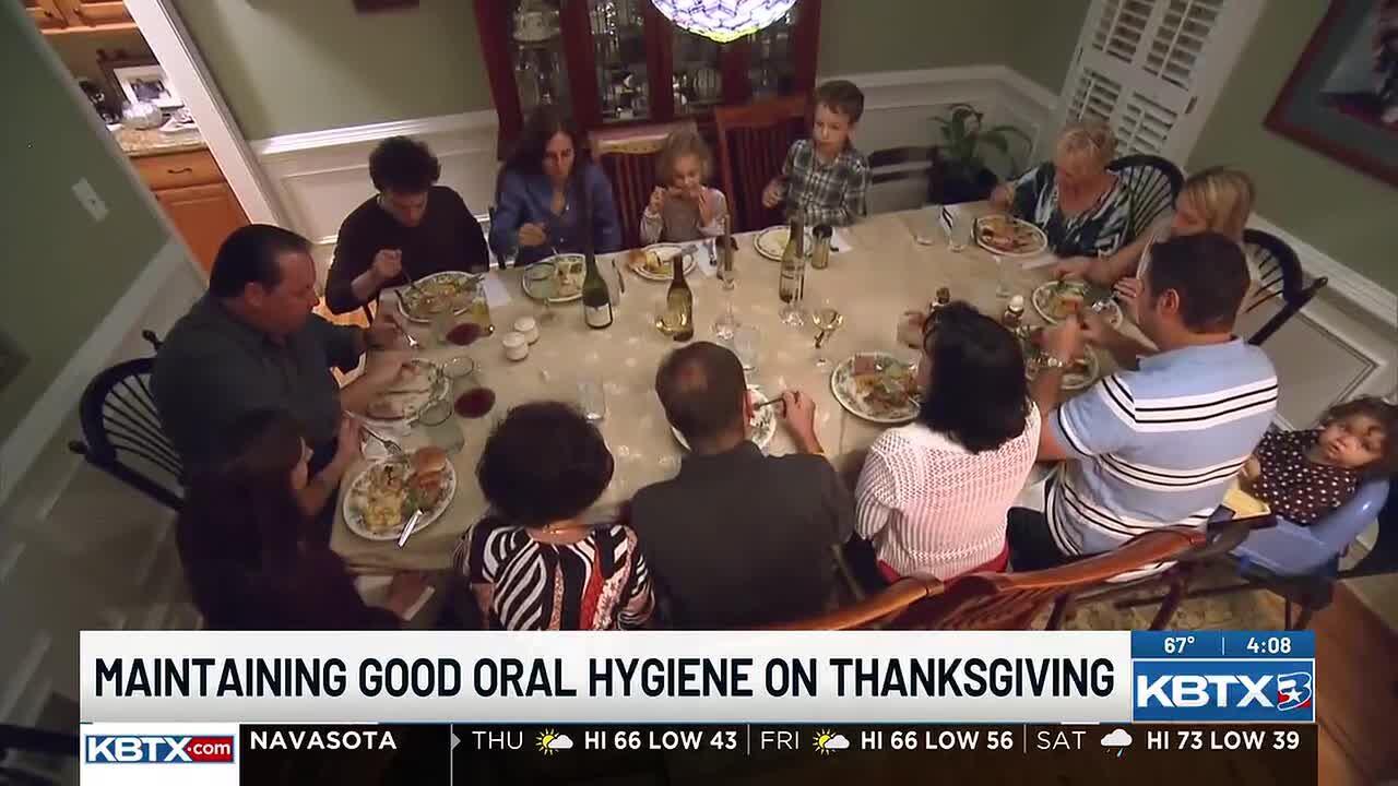 Tips for maintaining clean smile after Thanksgiving feast