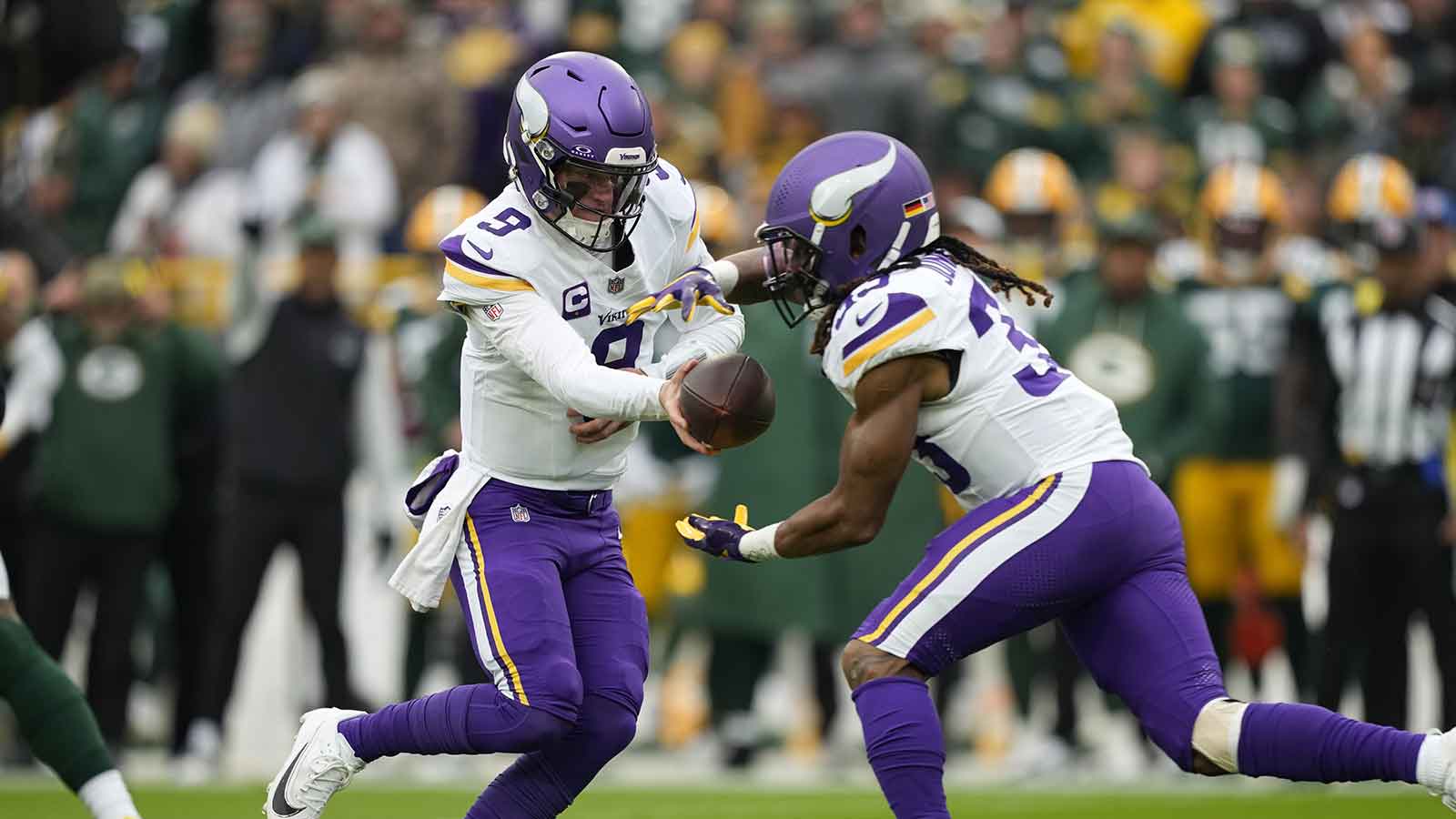 Aaron Jones recalls JJ McCarthy’s surprising gesture after travel issue