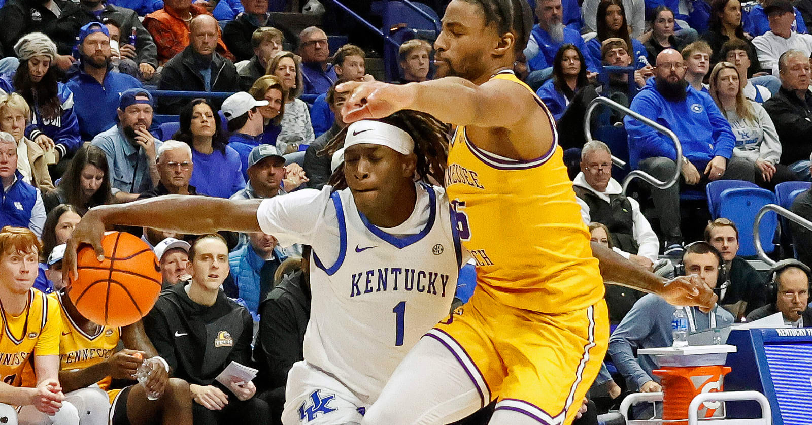 Kentucky rolls in Pelphrey’s emotional return to Rupp Arena