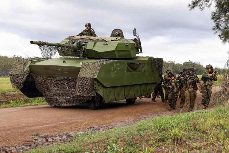 Amerikaanse leger gebruikt multiplex tanks op Hawaï