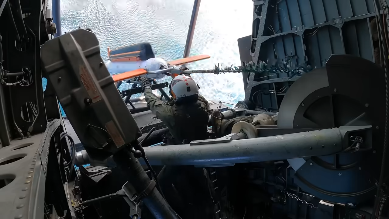 Watch How the Navy’s Largest Helicopter Hunts Sea Mines From the Sky