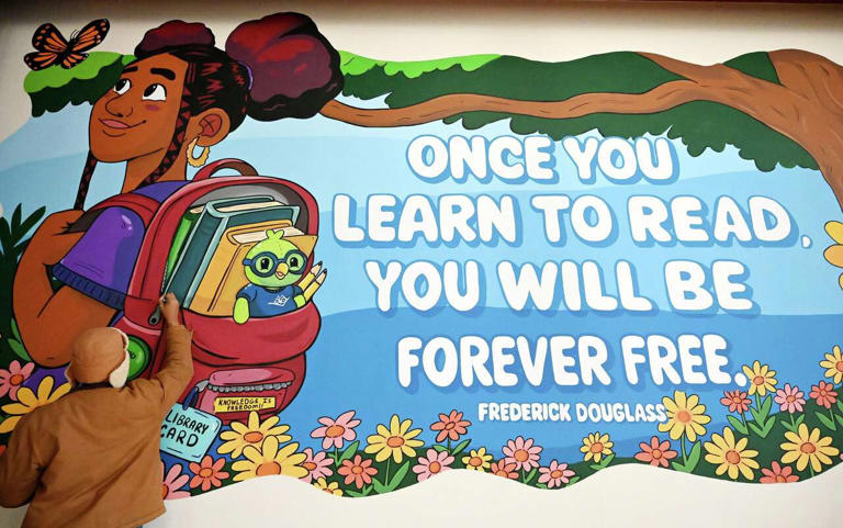 At schools, libraries, businesses and more, murals are on display in ...