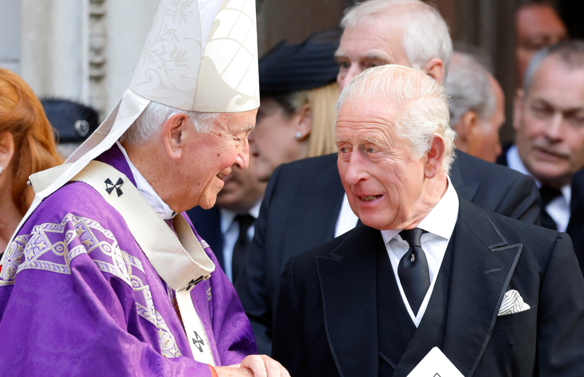¿Cuánto ganan los sacerdotes?