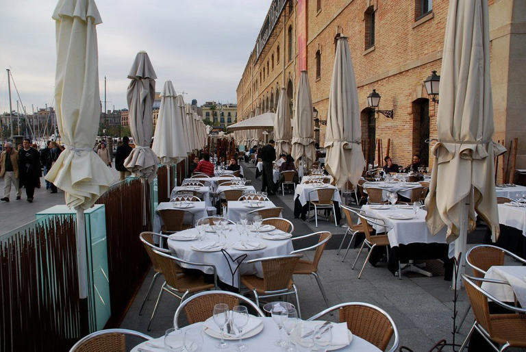 Servers Notice These 10 Things About You the Moment You Sit Down