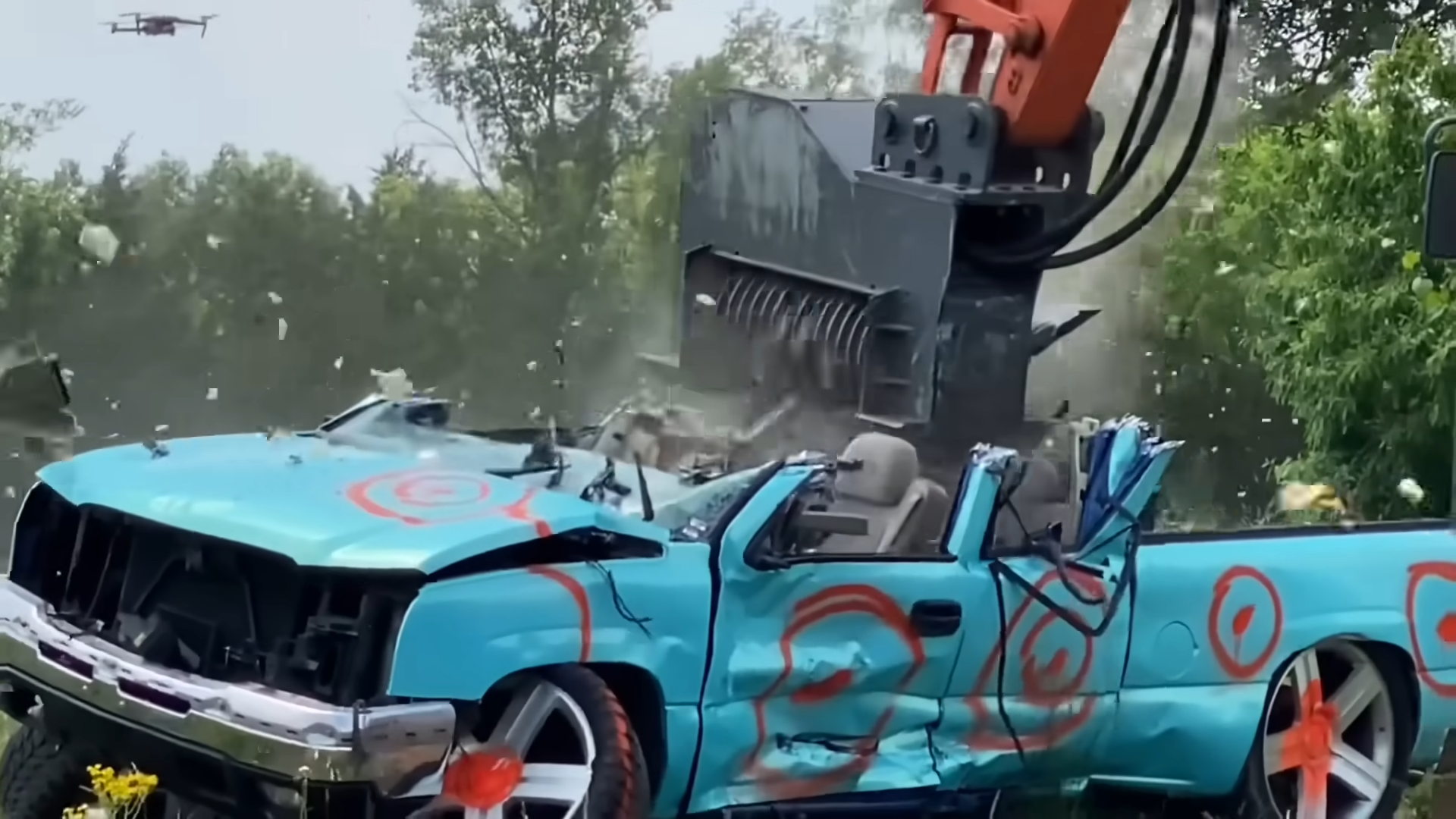 Squatted Truck Gets Completely Destroyed in Minutes