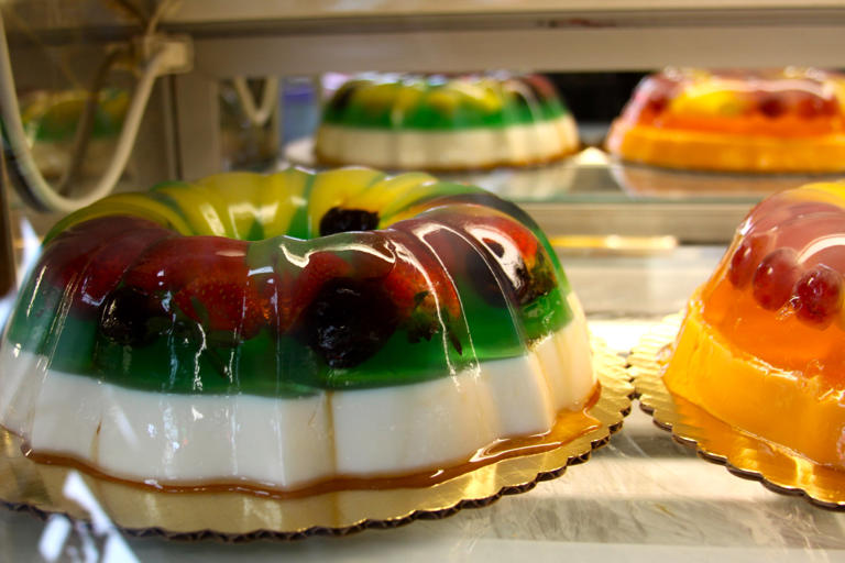 6 Popular 1960s Foods That Were Dangerously Toxic