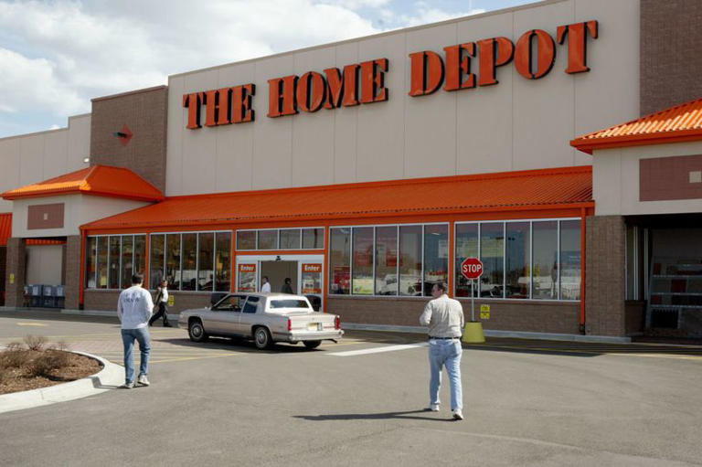 Black Friday opening hours for major retailers, from Costco, Target, TJ ...