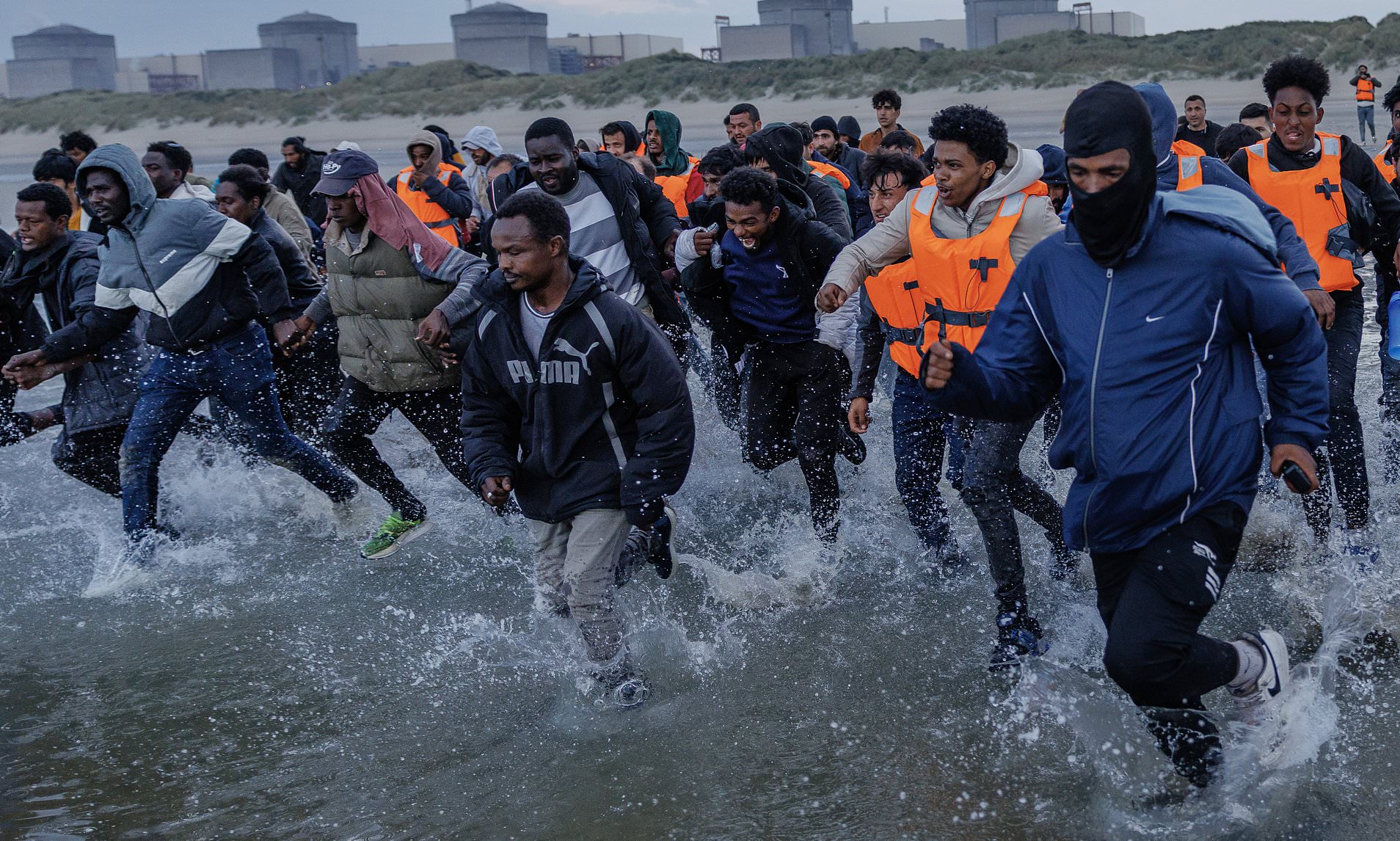 Asylum seekers now make up 44 PER CENT of net migration to Britain