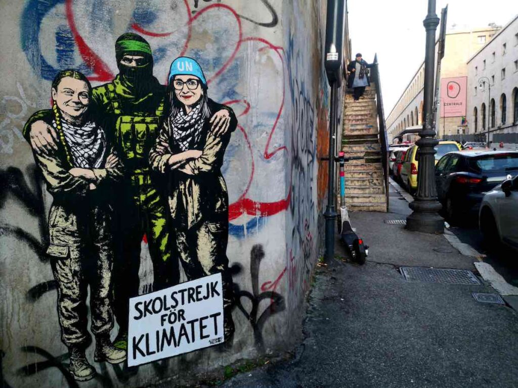 Francesca Albanese e Greta Thunberg arruolate da Hamas, il murales ...