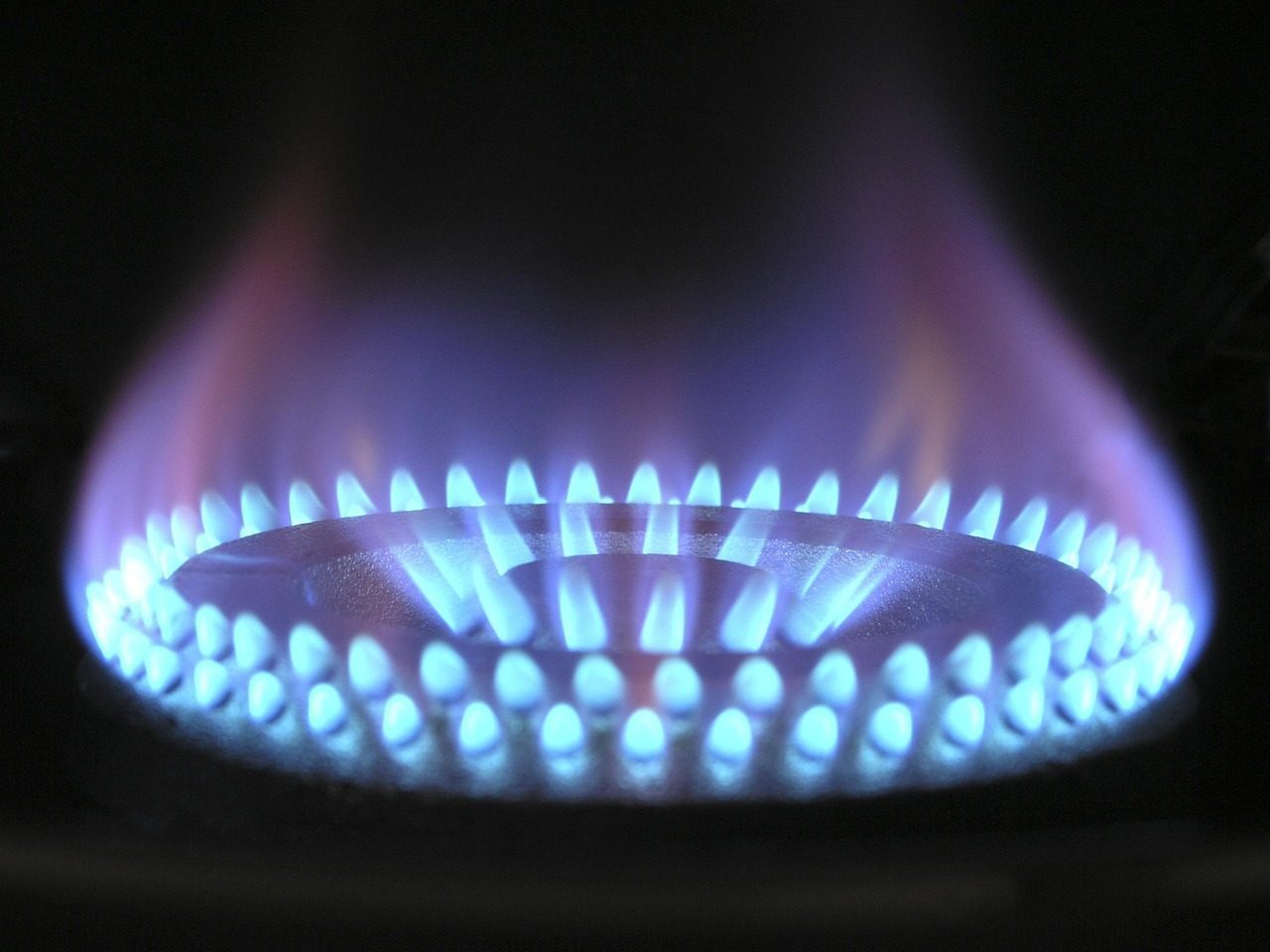 10 Everyday Habits That Quietly Raise Your Energy Bill