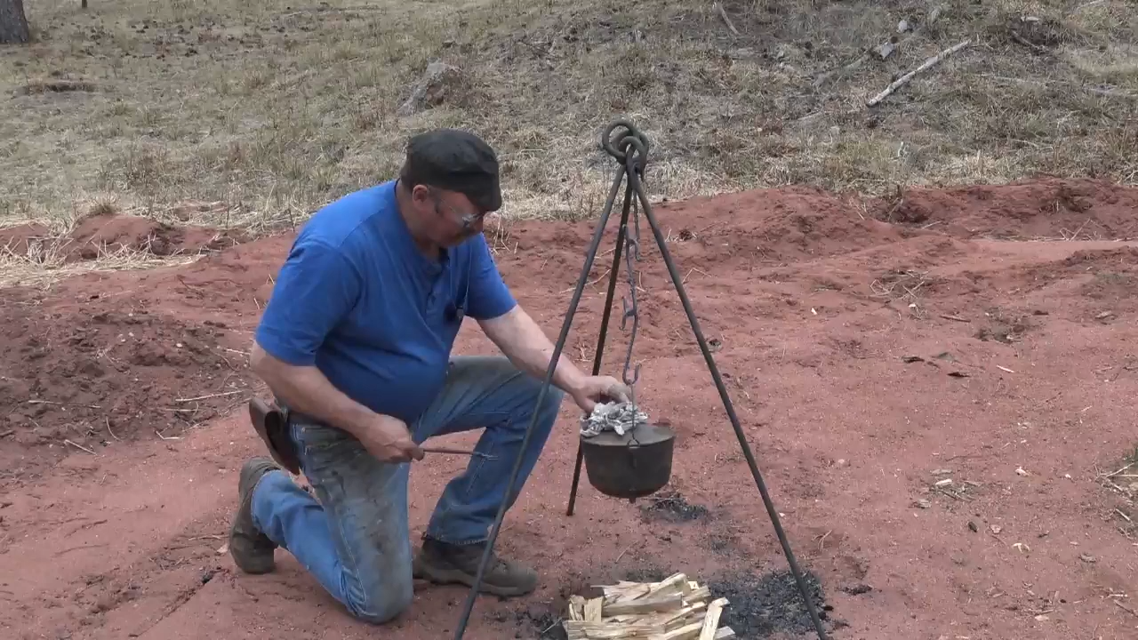 Basic Blacksmithing Project: A Campfire Tripod!