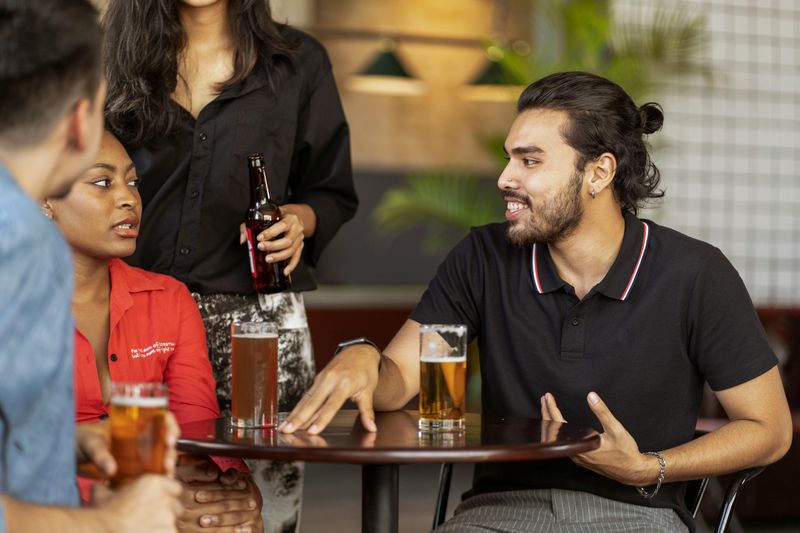 12 Obvious Signs Someone Isn’t Nearly as Interesting as They Pretend to Be
