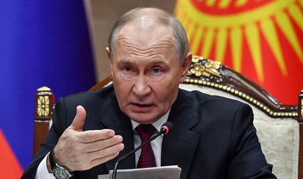 WW3 warning issued as Putin stockpiles long-range weapons ready to ...