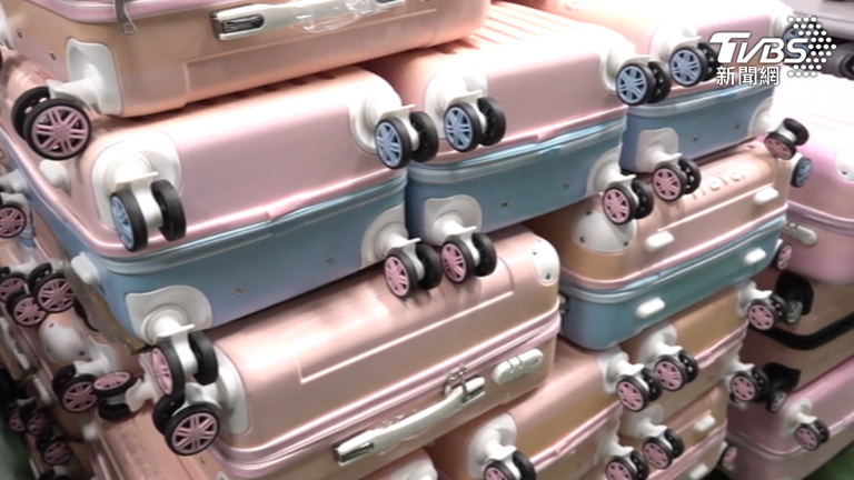 行李箱再+1 顏色NG賣百元PK萬元「全透明」