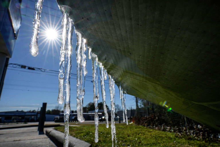 Strong cold front could bring first freeze to San Antonio