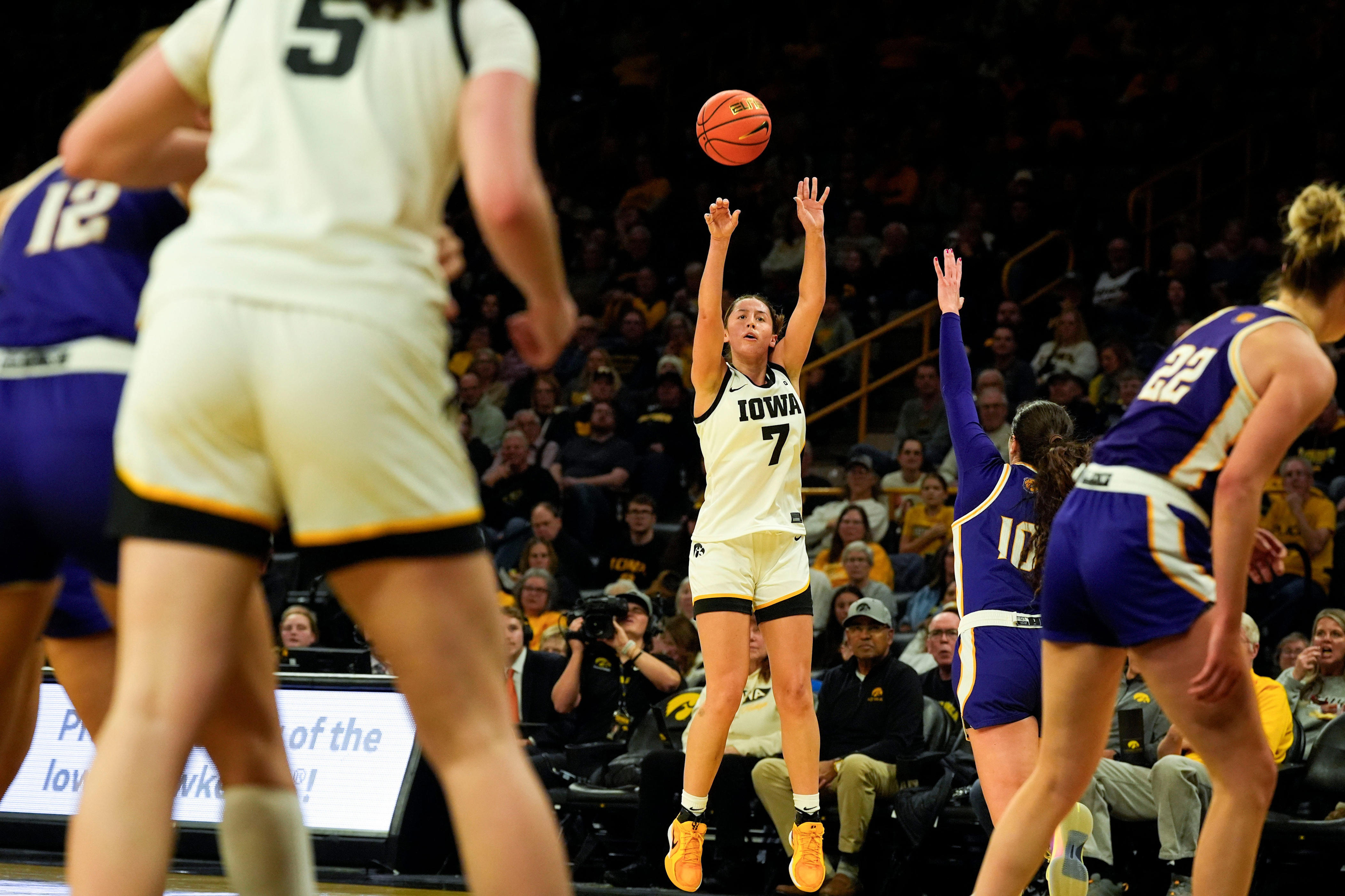Iowa women's basketball continues climb in USA TODAY Coaches Poll
