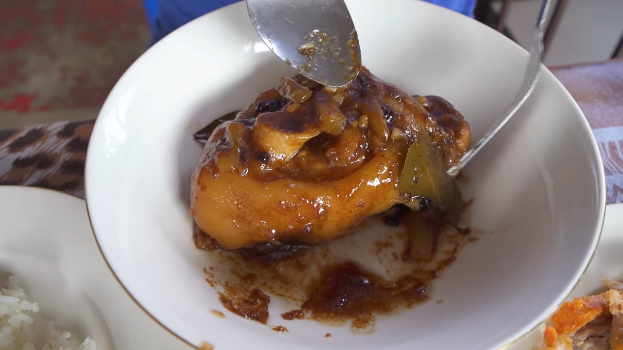 Eating blowfish and pig brain in Cebu’s most daring food markets