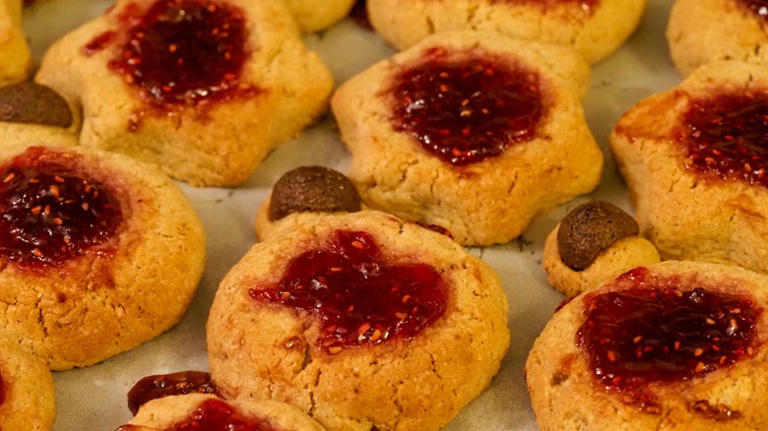 10 Old-School Cookie Flavors Your Grandma Grew Up On