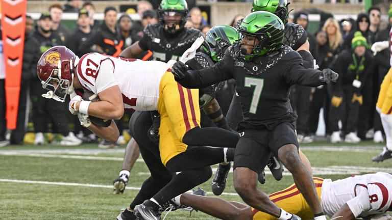 No. 19 USC vs. UCLA prediction: Odds, expert picks, team and player ...