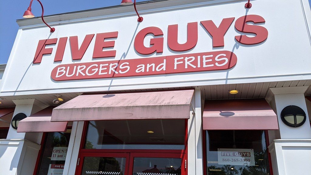 5 Fast-Food Chains Known for Preparing Nearly All Menu Items In-House