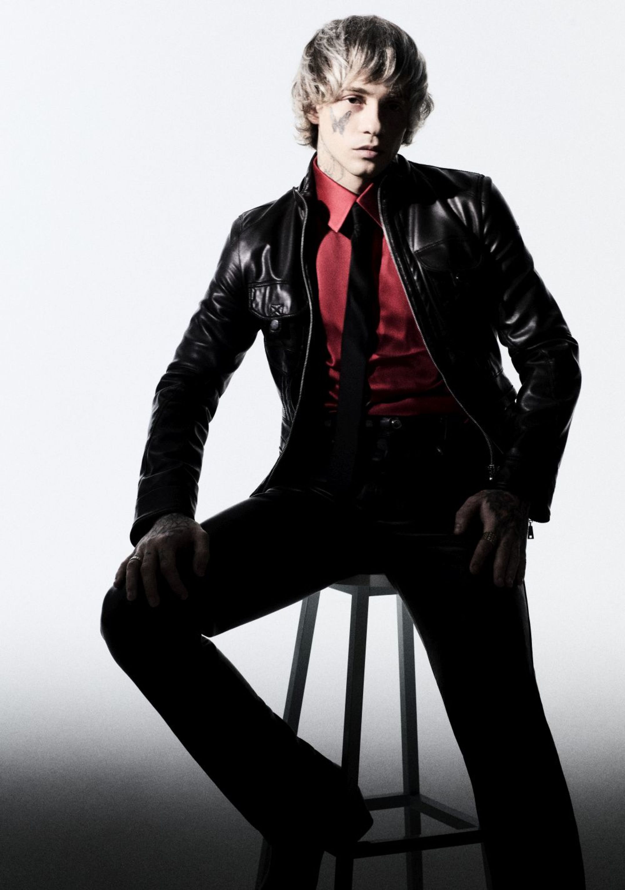 Chiello torna sul palco, tour nei club nel 2026