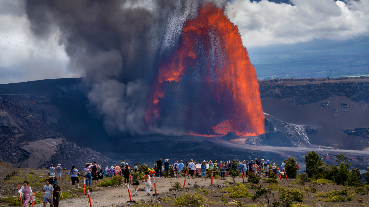 USGS Issues Warning as 1,500-Foot Lava Eruption Expected—Thousands Near ...