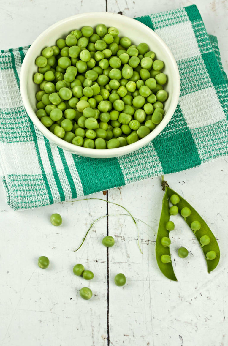 Pea Protein vs Soy Protein: What's The Nutrition Difference?