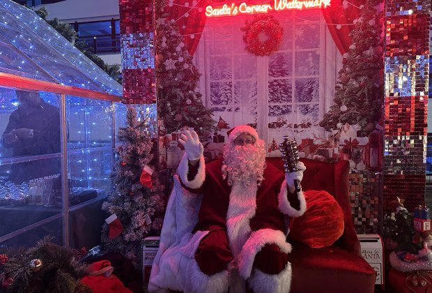 Where to Take Photos with Santa in NYC 2025